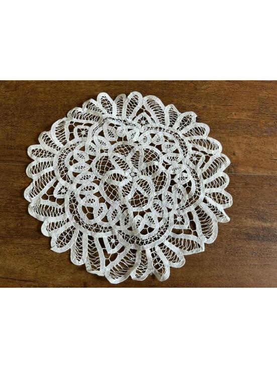 Art | Vintage White Lace Doily With Floral Pattern | Poshmark